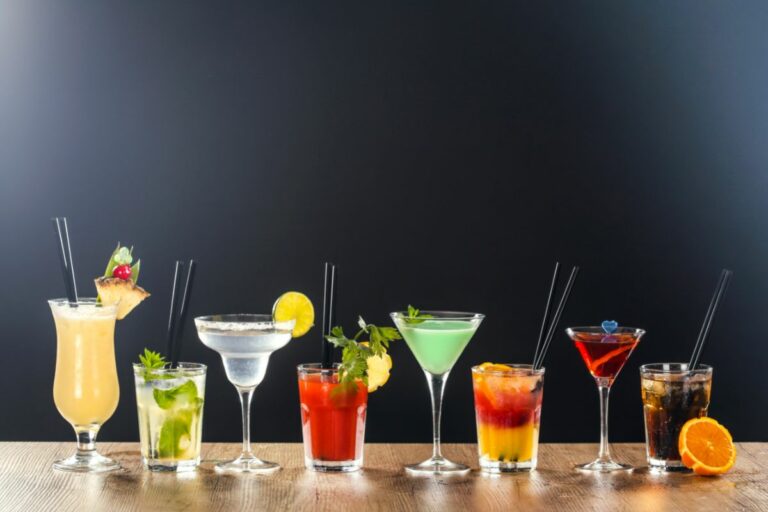 Best DIY Cocktail Menu For A Micro Wedding