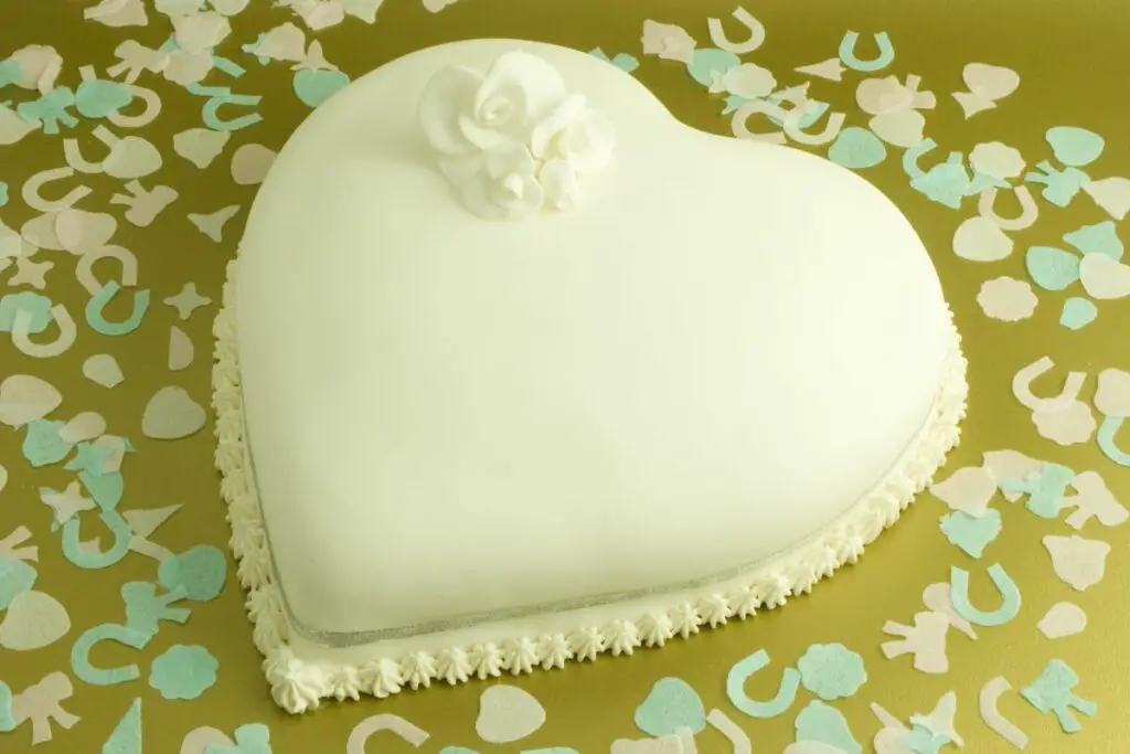 4 Of The Very Best And Most Beautiful Heart Shape Wedding Cake Recipe ...